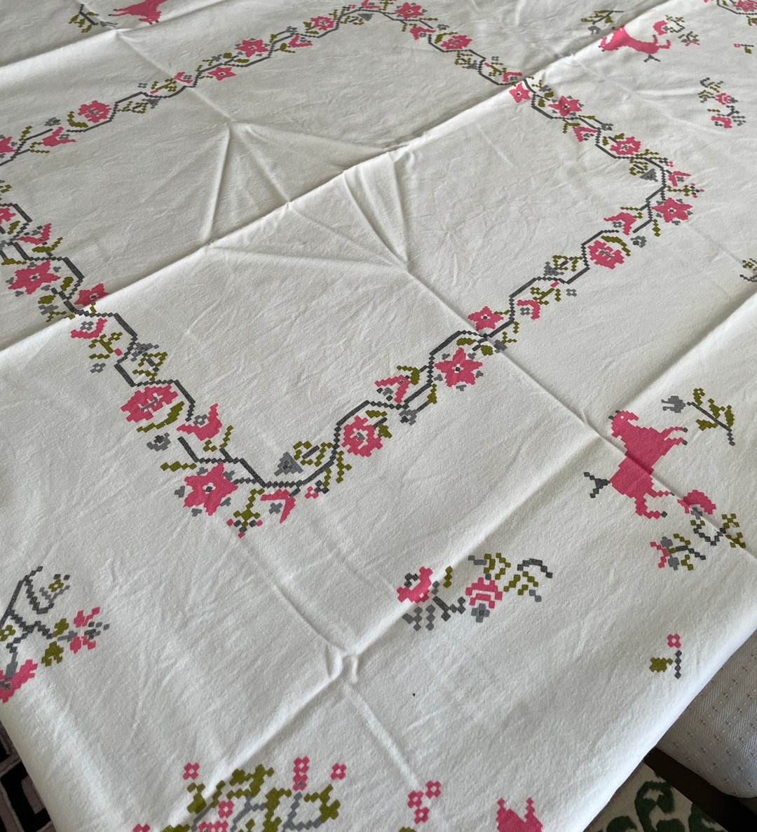 Vintage 1950s Tablecloth, Printed Crosstitch Pattern Table Cloth ...