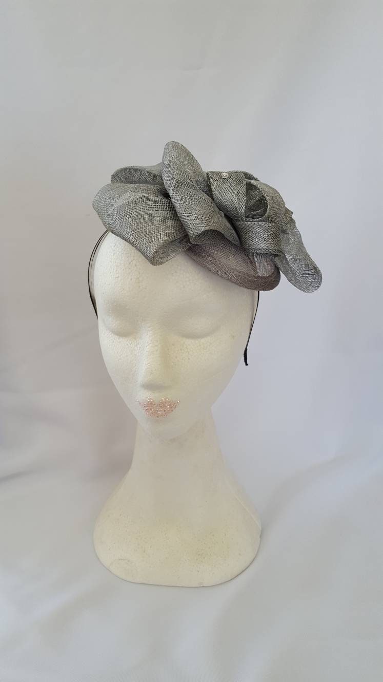 Fascinator Hat, Gray Silver Hat, Ladies Day Hat, Cocktail Hat, Church ...