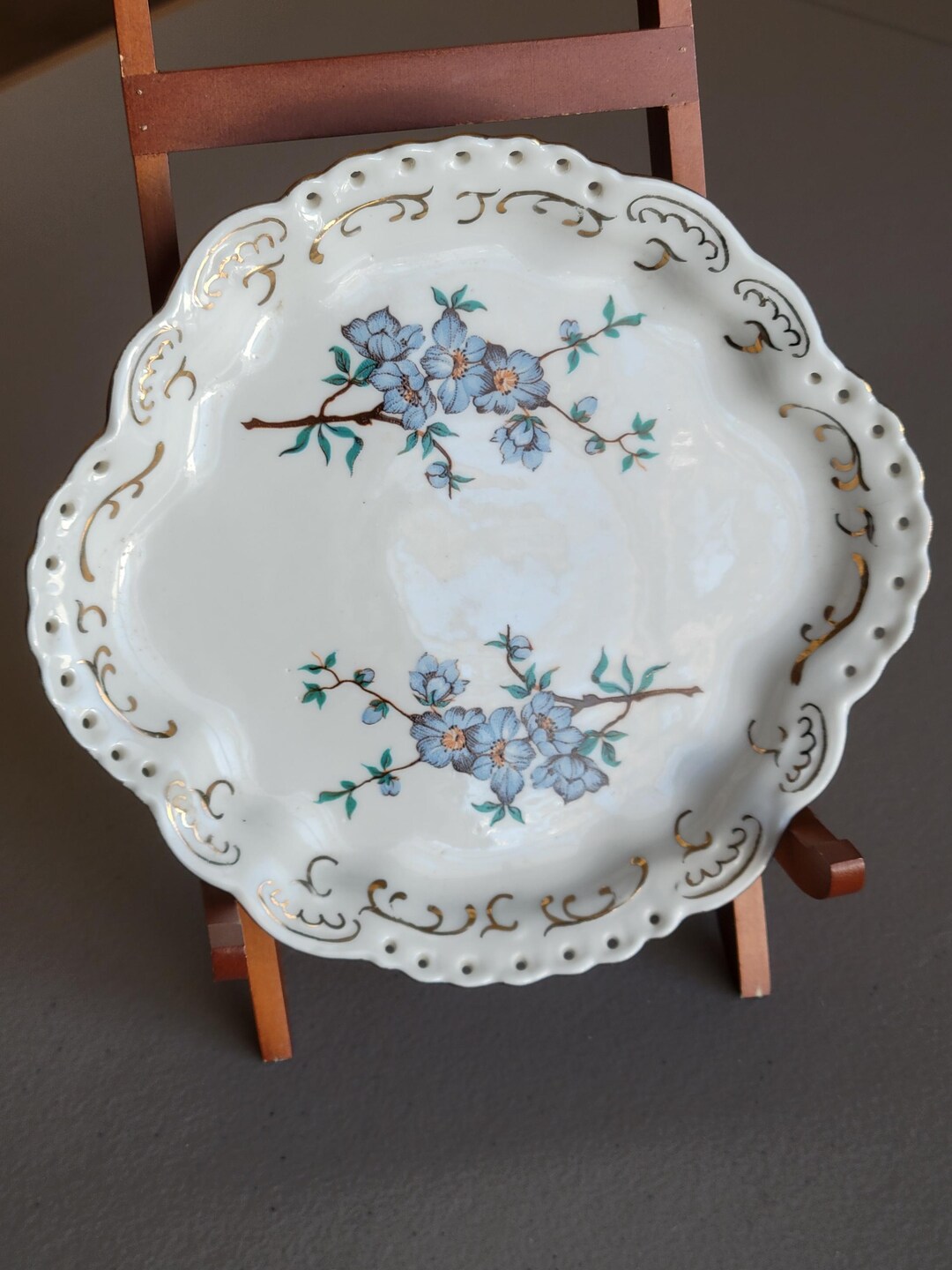 Budapest Hungary Fancy Floral Plate - White With Gold Trim - Etsy