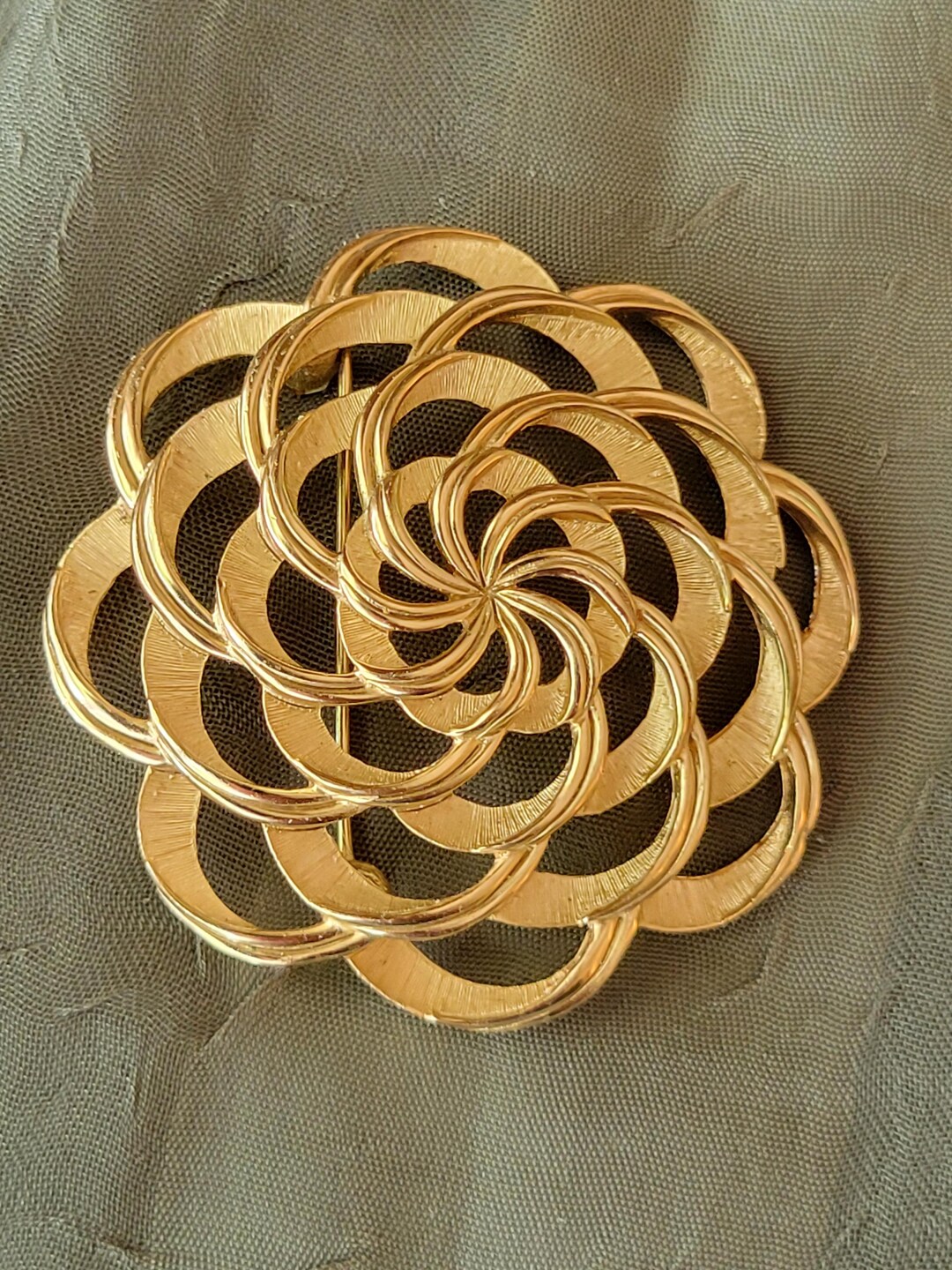 Gold Spiral Flower Crown Trifari Flower Brooch Pin 1955 - 1969 Mark ...