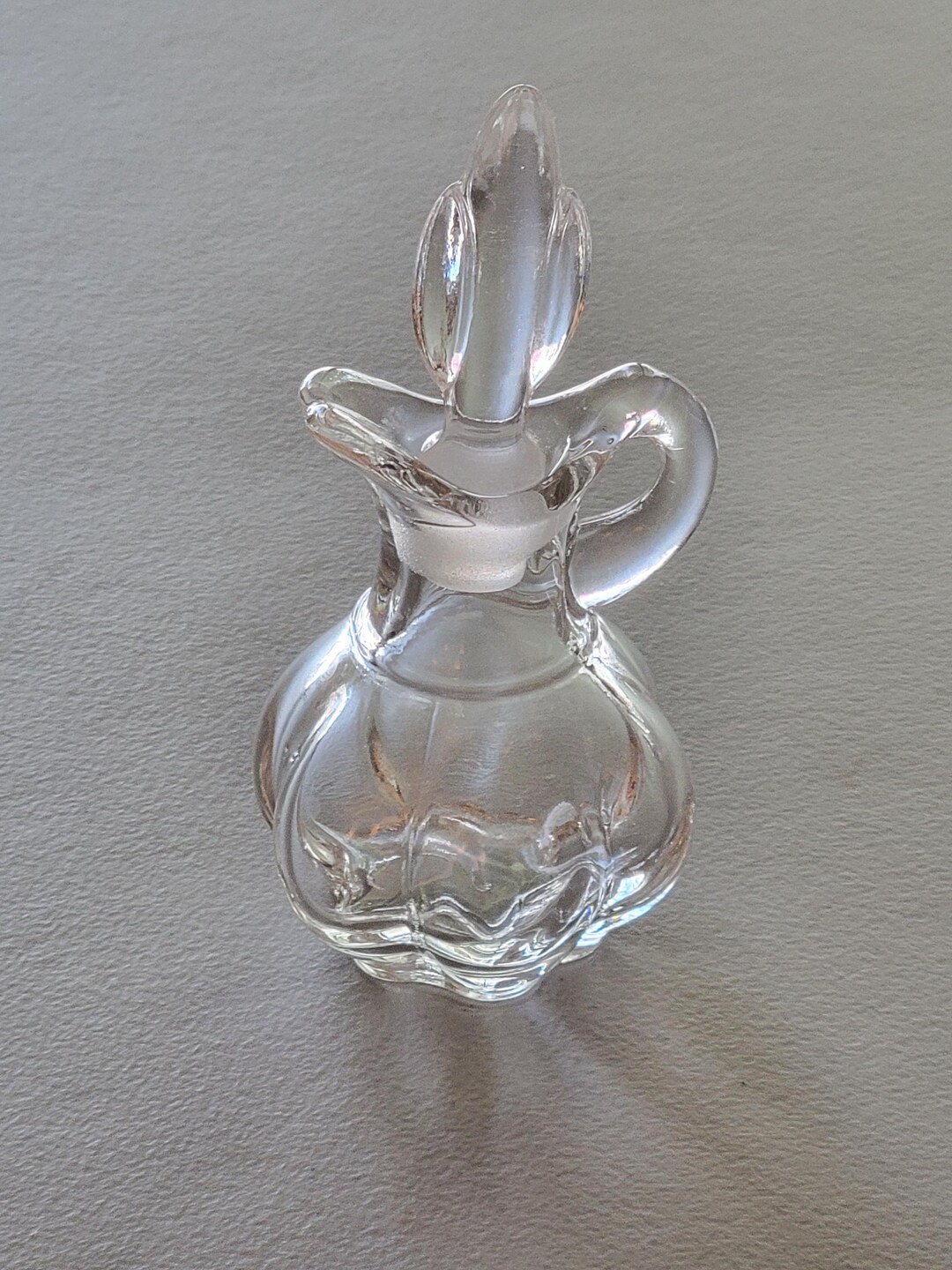 Vintage 1950's "colonial" Pattern Cruet - Etsy