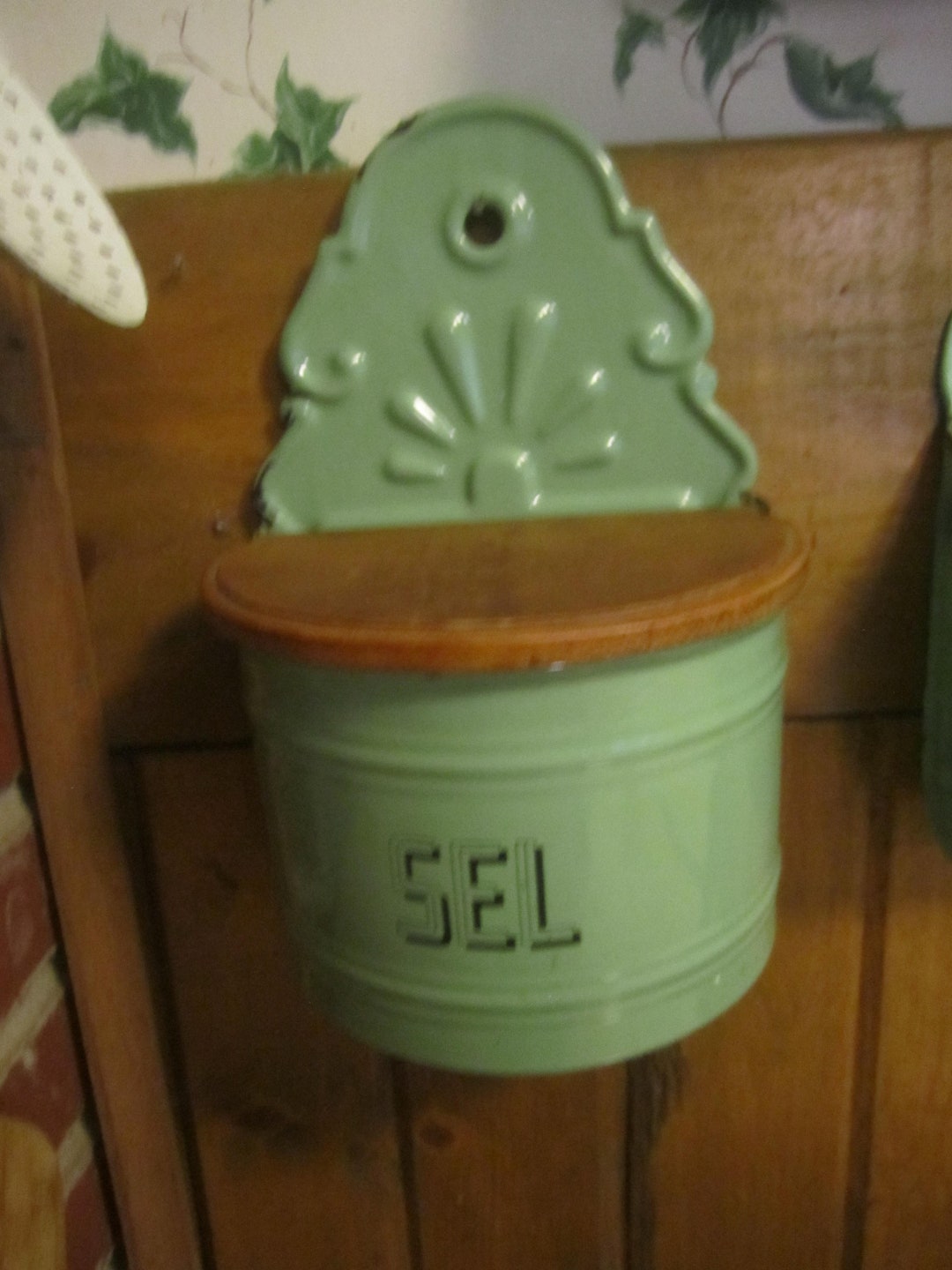 Vintage Salt Box Enamelware Salt Box Sel Box Green Enamelware Salt Box ...