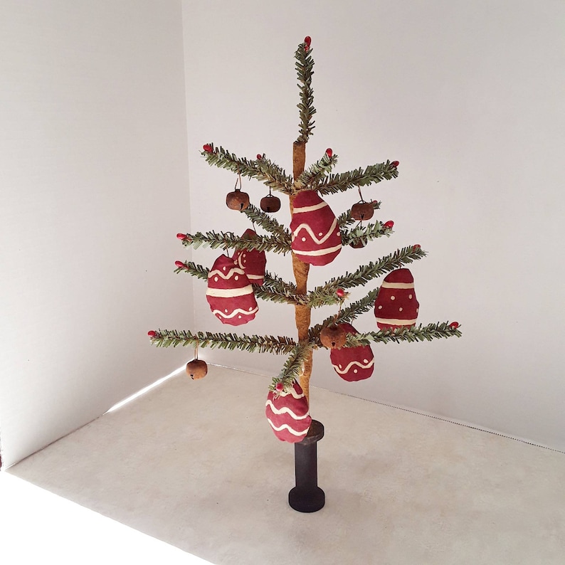 Primitive Easter Faux Feather Tree With Yelloware Ornaments, Primitive ...