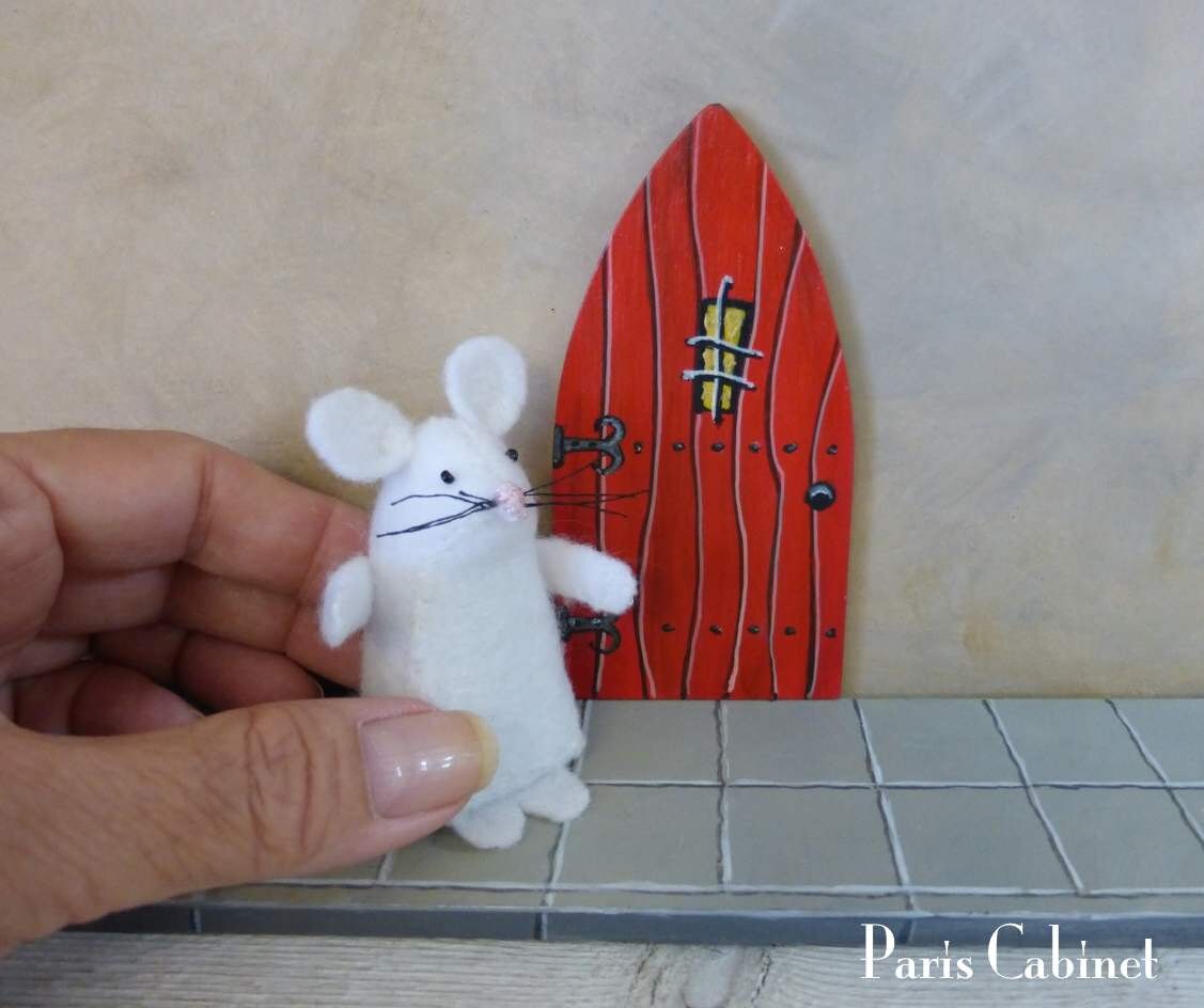 Little Red Mouse House Door Miniature Fairy Door Elf Gnome Little ...