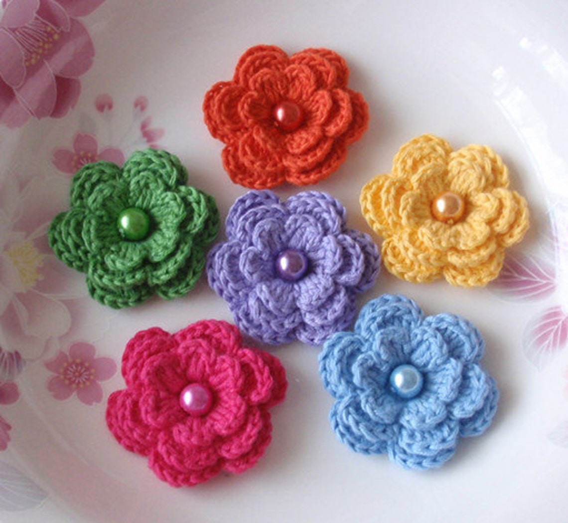 12 Crochet Flowers With Pearls in Multicolor YH-011-28 - Etsy