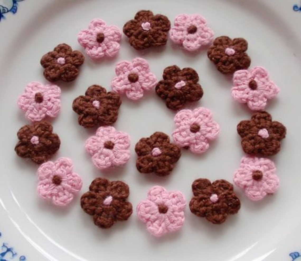 20 Mini Crochet Flowers in off White Lt Pink YH-222-15 - Etsy