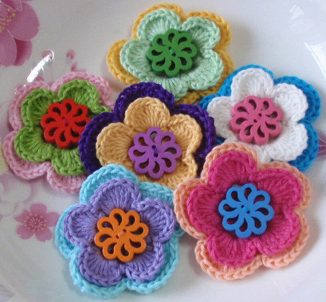 8 Crochet Flowers With Button in Multicolor YH-146-01 | Etsy