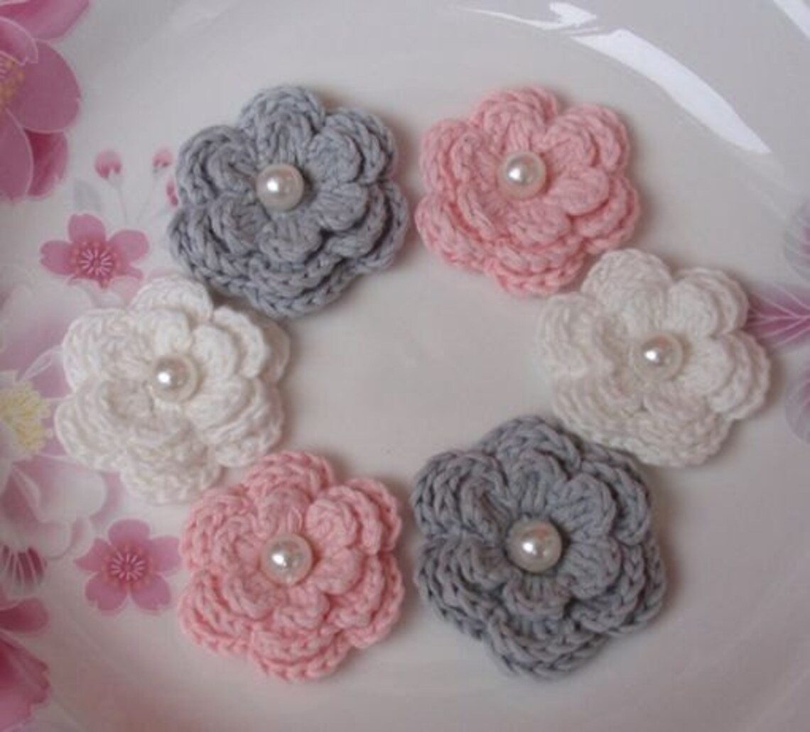6 Crochet Flowers With Pearls in Ginger Snap, Lt Pink, Carmandy YH-013 ...
