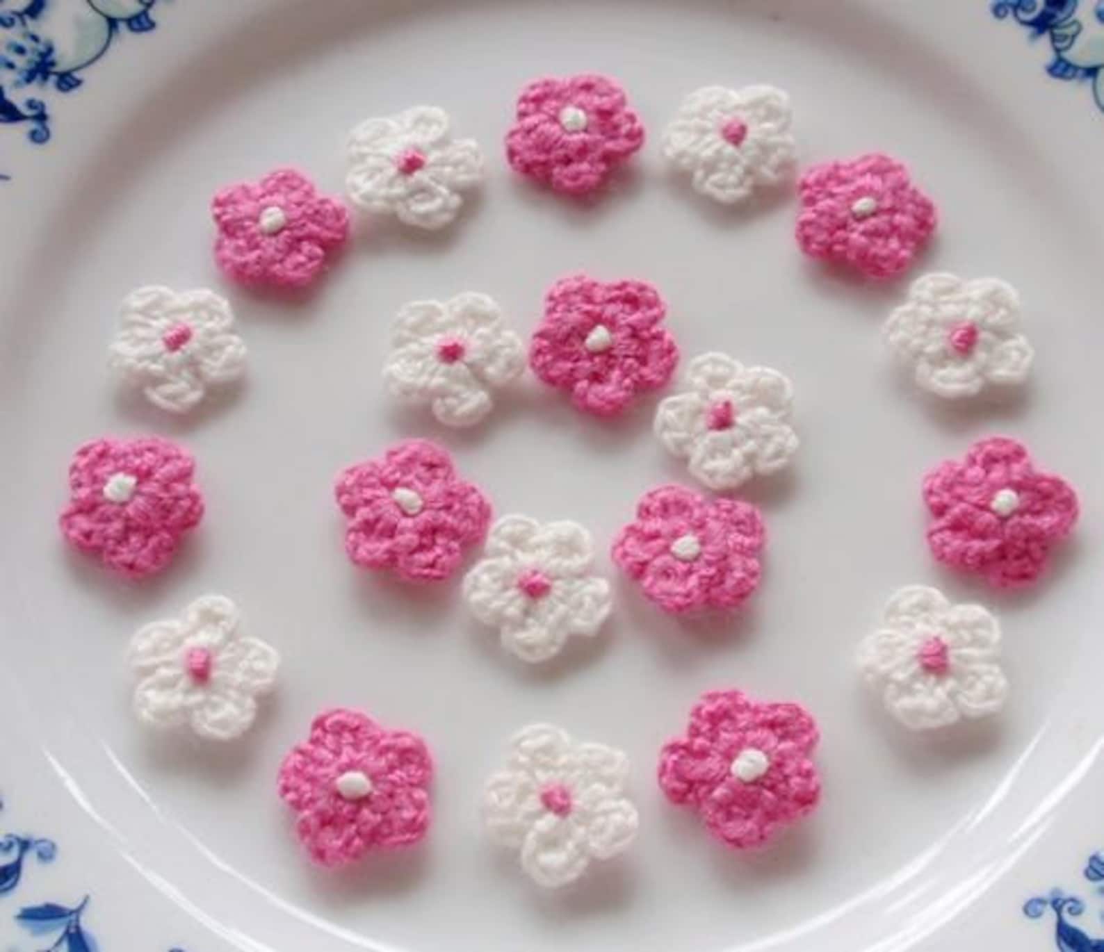 20 Mini Crochet Flowers in off White Lt Pink YH-222-15 - Etsy