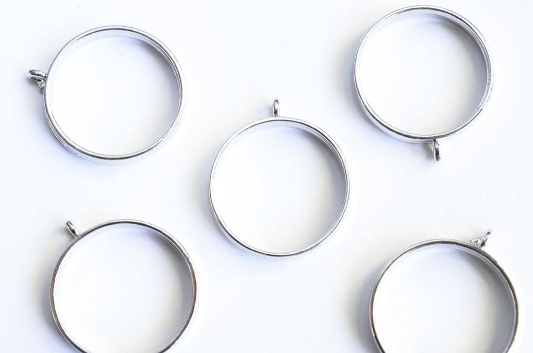 Round Open Bezel Pendant, Shiny Silver Frame Pendant, 28mm - 4 Pieces ...