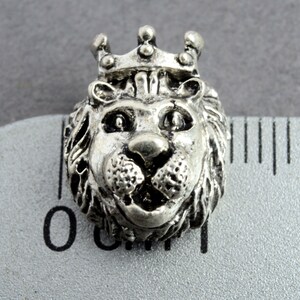 Lion Head Bead With Crown, Antique Silver Toned, 14mm X 11mm - 4 Pieces ...