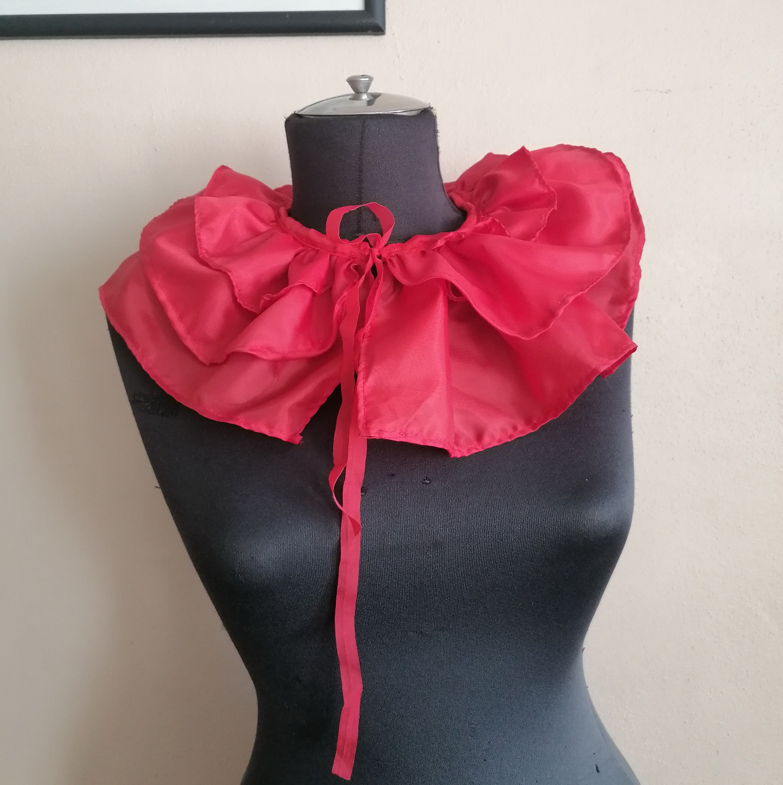 Red Clown Neck Ruffle Three Layer Neck Ruff, Jester Collar Circus Clown ...