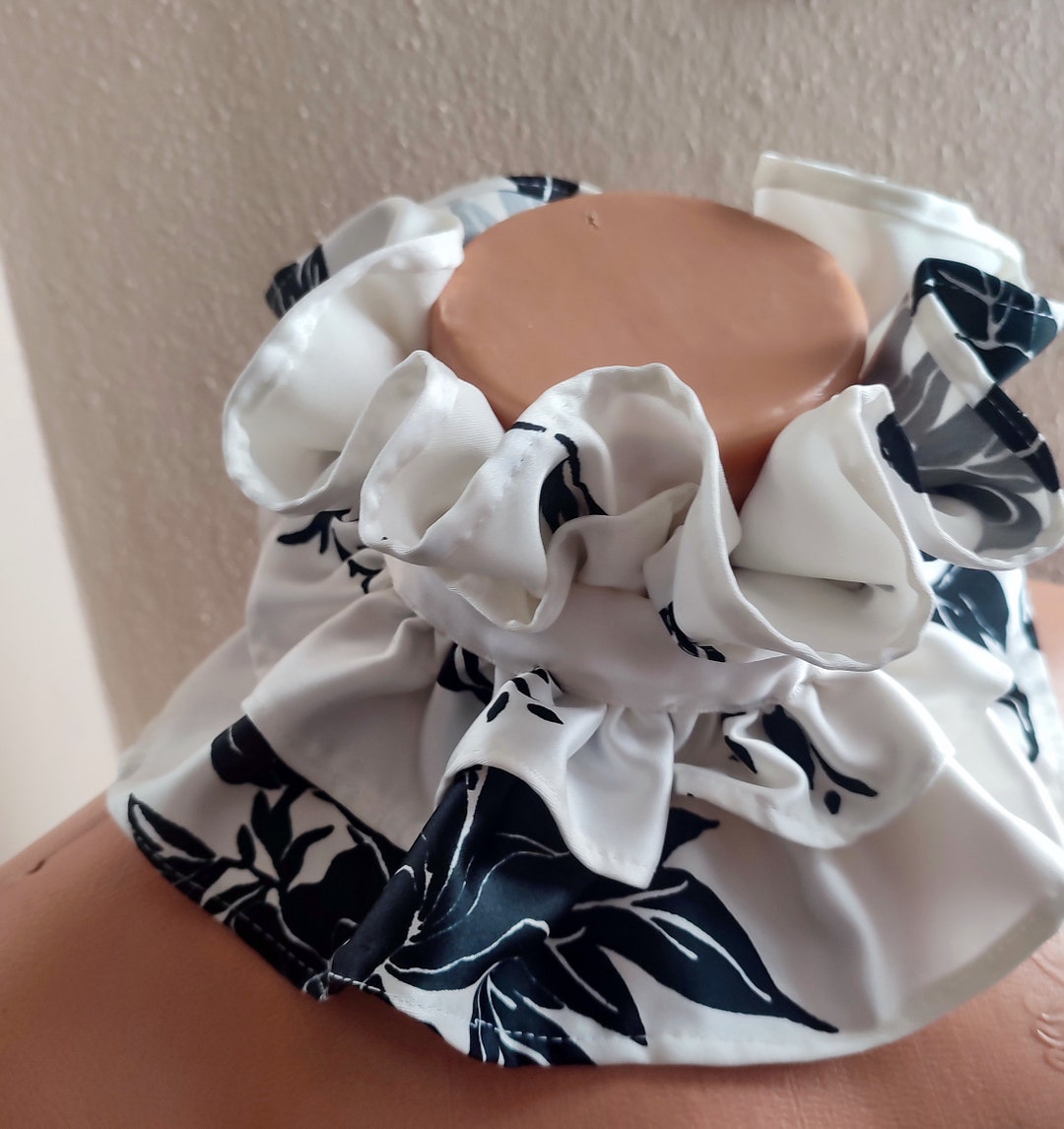 Black and White Jabot Tie Bow Necktie Ruffle Collar. Unisex Cravat ...