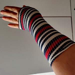 Arm Tattoo Covers, Wrist Cuffs for Women Striped Armband Jersey Wrist ...