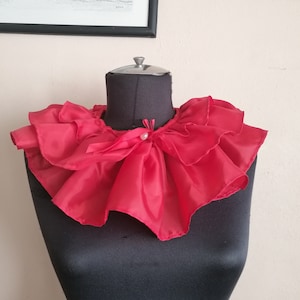 Red Clown Neck Ruffle Three Layer Neck Ruff, Jester Collar Circus Clown ...
