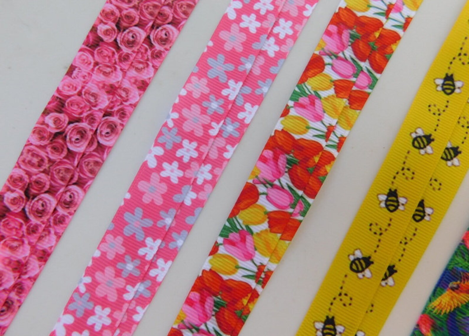 5/8 Ribbon Birds & Flowers Parrots Macaws, Peacock Feathers, Bees, Pink ...