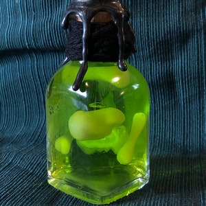 Skele-gro Potion Bottle - Halloween Prop Cosplay Wizard Witch ...