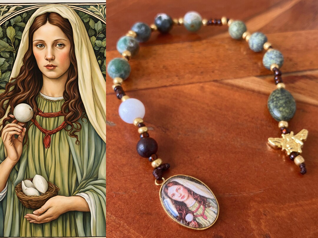 Mary Magdalene Chaplet Green Gemstones 18k Gold Bee With Picture Medal ...