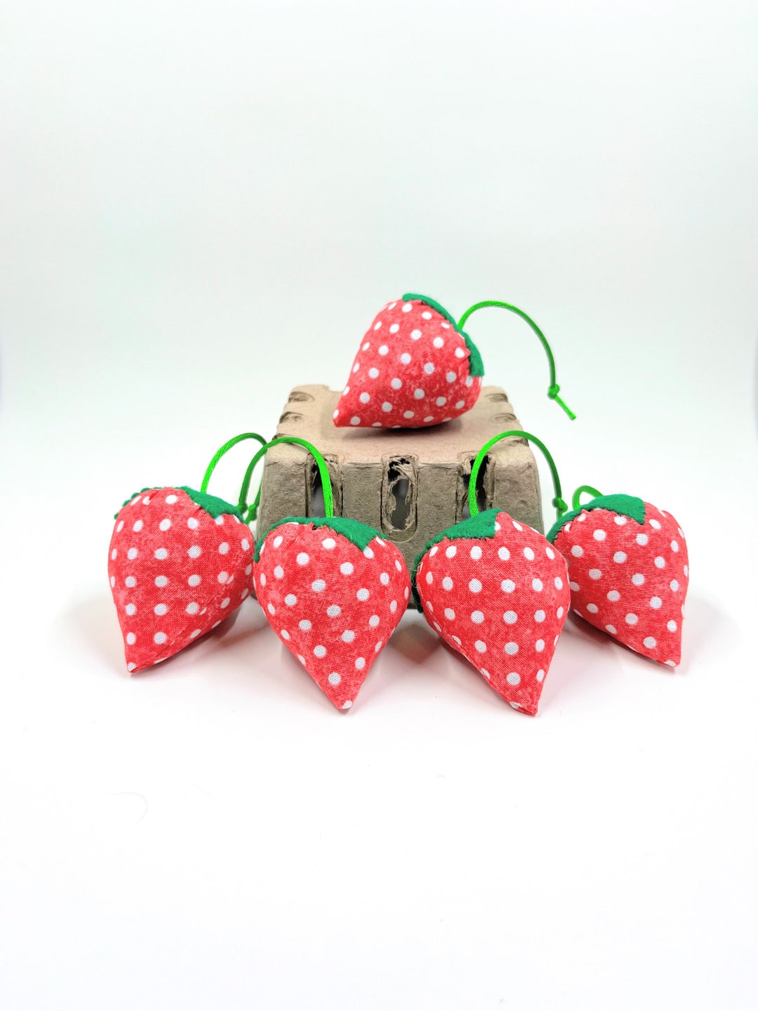 Catnip Strawberry Cat Toys in an Eco Friendly Basket, Set of 5 Berries ...