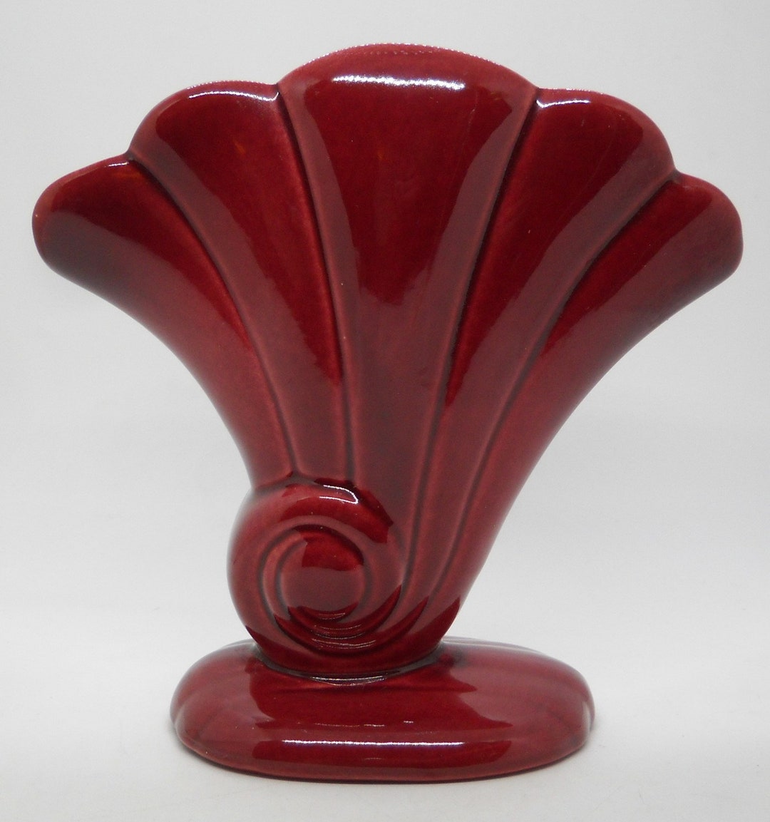 Red Wing Art Pottery Fan Vase # 892 in Mulberry Circa 1939 - Etsy