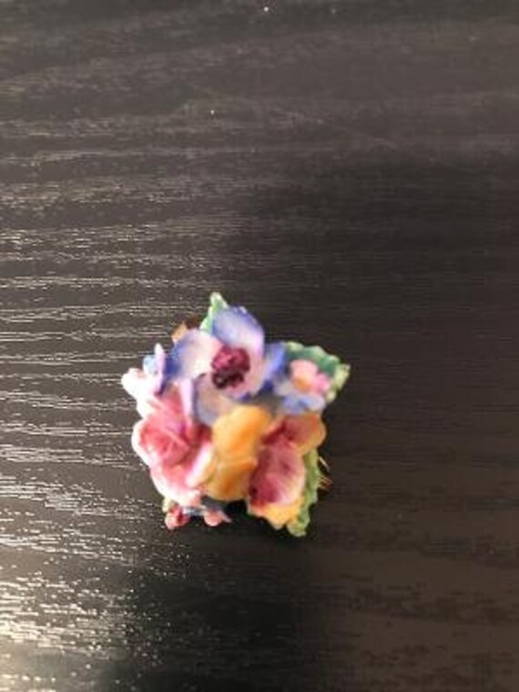 Porcelain flower brooch - Gem