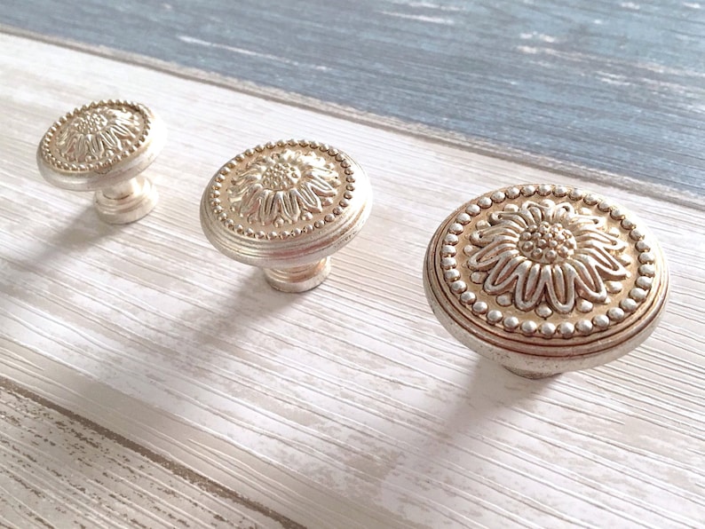 Floral Knobs Shabby Chic Flower Drawer Knob Pull Cabinet Knob - Etsy Floral Knobs Shabby Chic Flower Drawer Knob Pull Cabinet Knob - Etsy