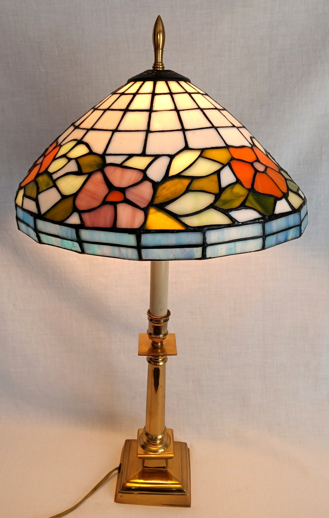 VTG Tiffany Style Brass Tall Table Lamp Ornate Floral Leaded Stained ...