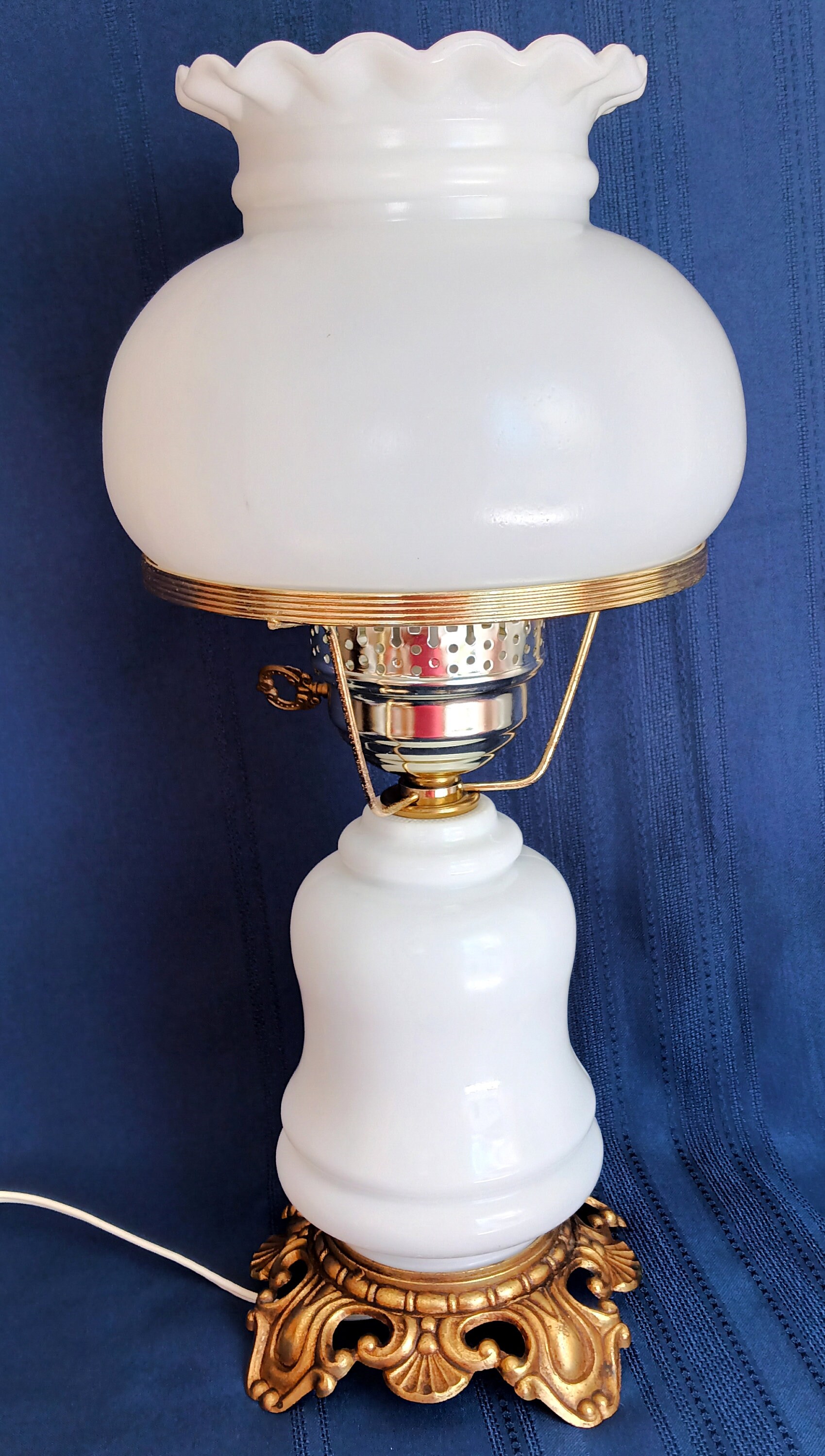 Vintage GWTW Style Milk Glass Table Lamp Painted Yellow Rose Ornate Solid Brass Base Shade W scalloped Edge Dresser Desk Parlor Vanity Lamp Etsy UK