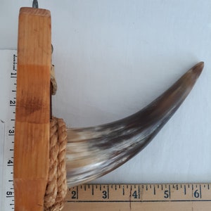 Vintage Handmade Natural Ox Horn Ornament Decoration Wooden Shield Wall ...