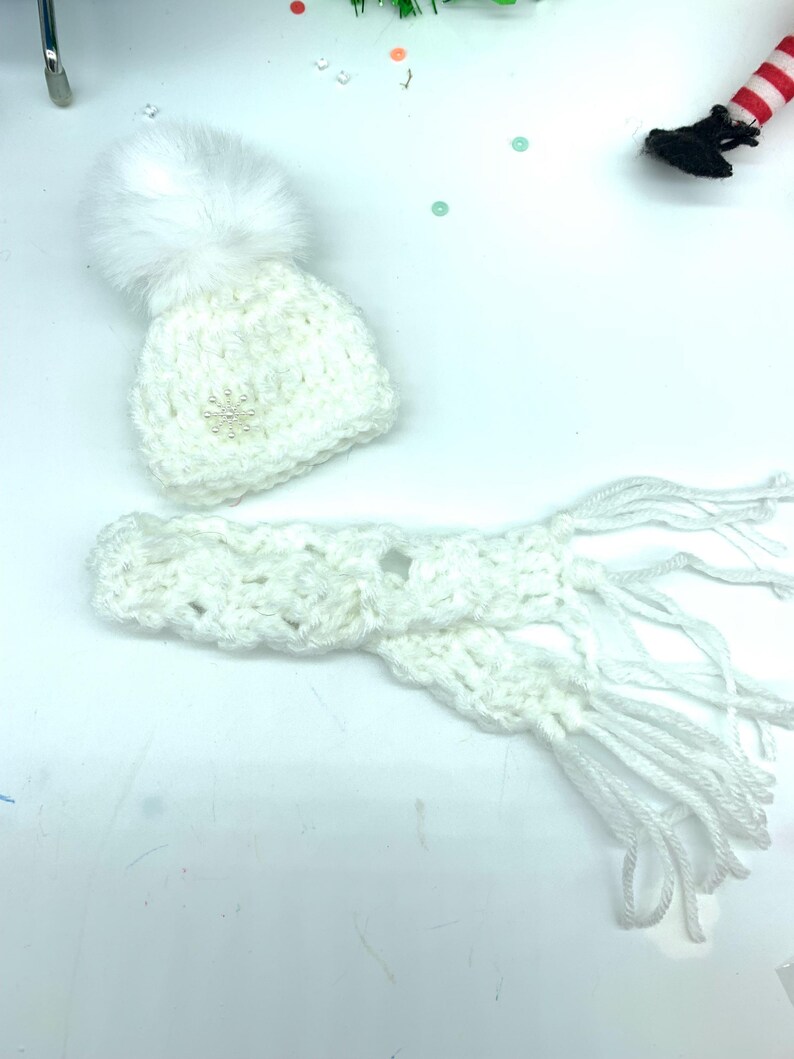 Elf Snow Tube Prop: Christmas Elf Hat and Scarf Set - Etsy