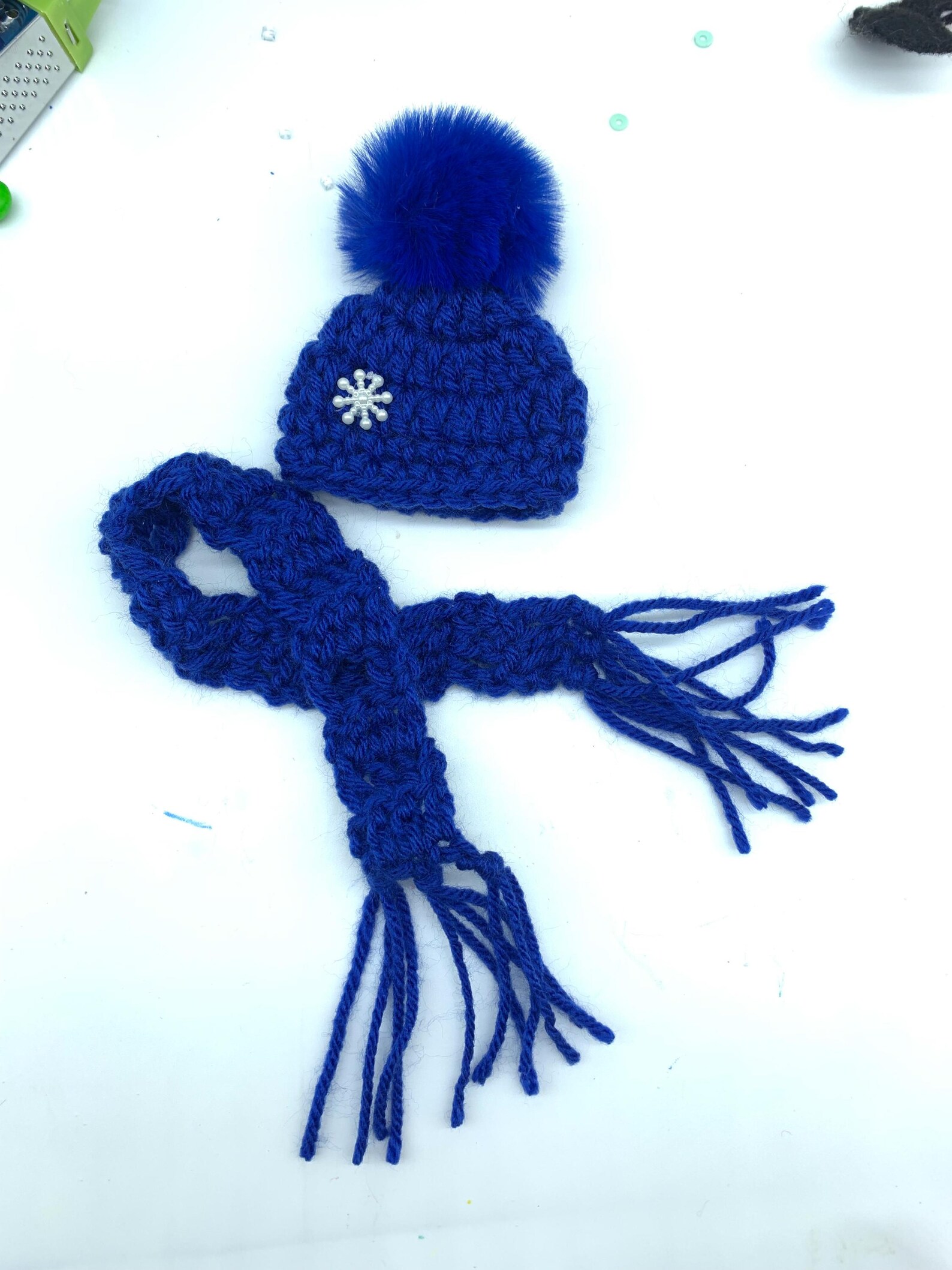 Elf Snow Tube Prop: Christmas Elf Hat and Scarf Set - Etsy