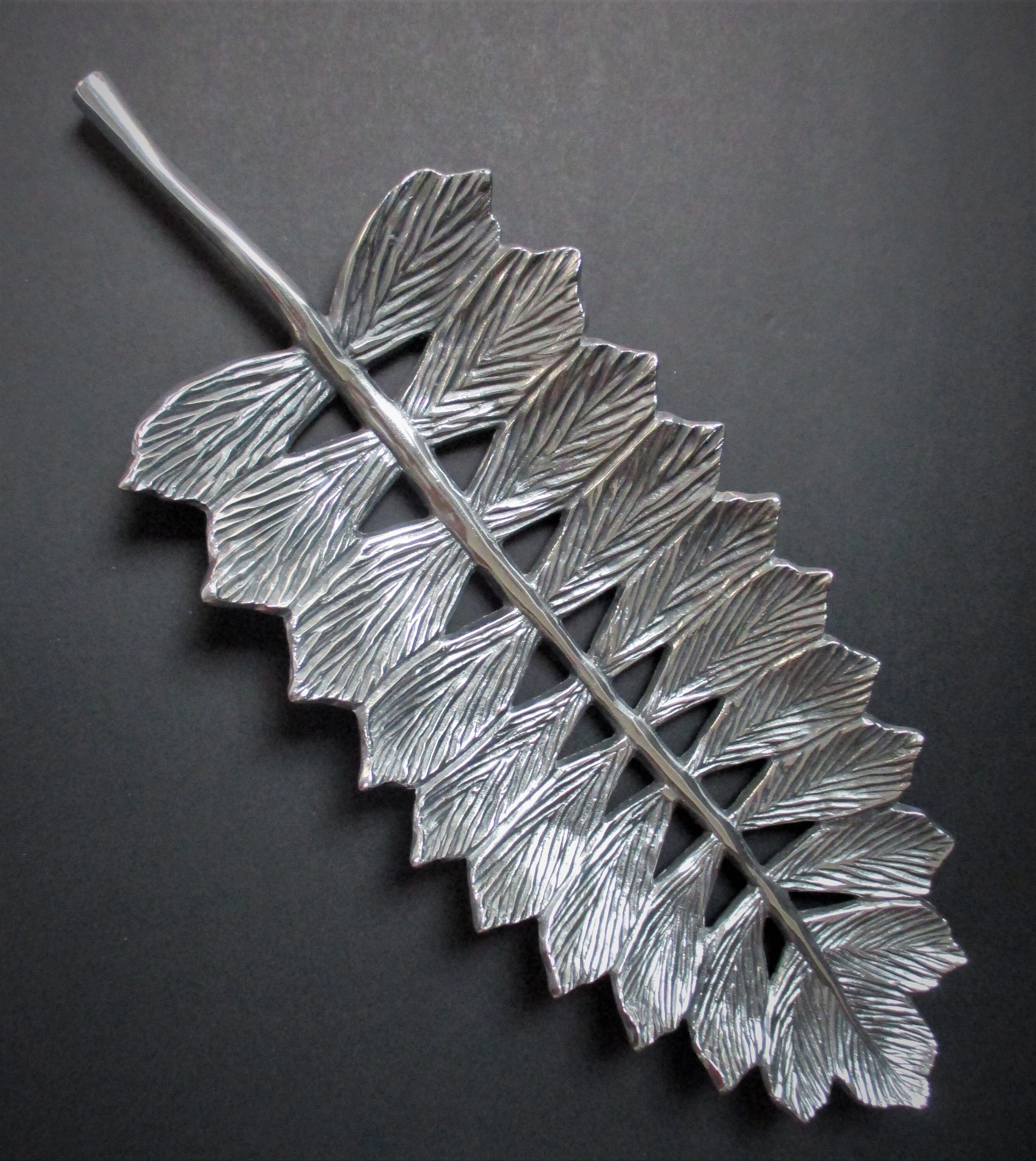 Bandeja de metal de peltre Plato en forma de hoja - Etsy España