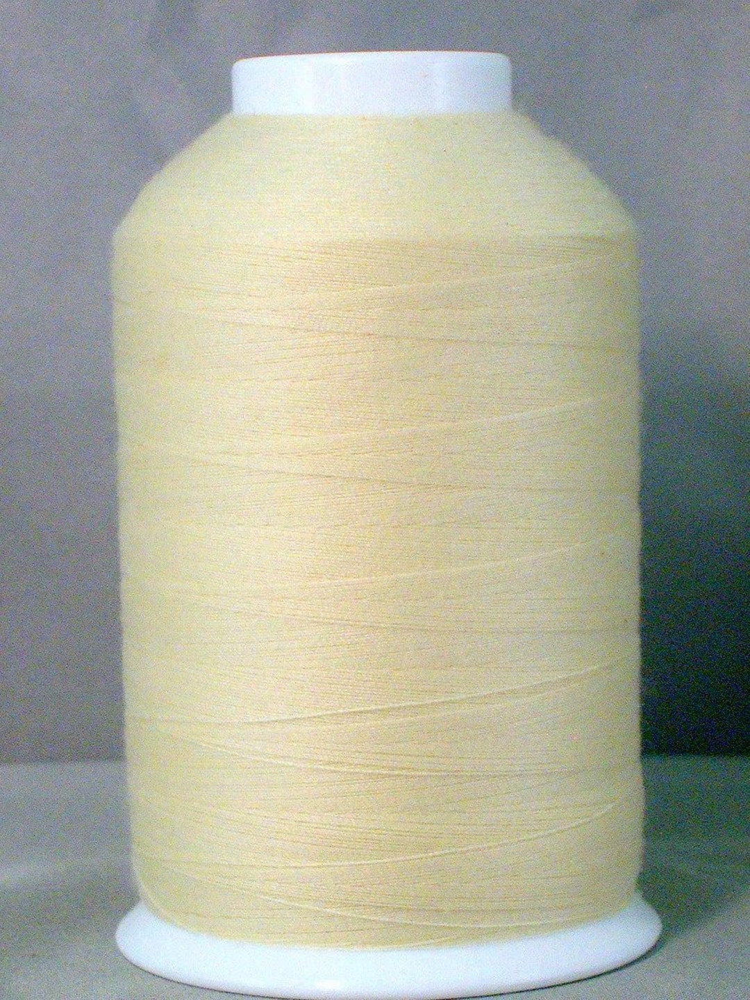 YLI Longarm Professional Polyester Quilting Thread - 3,000 Yards ...