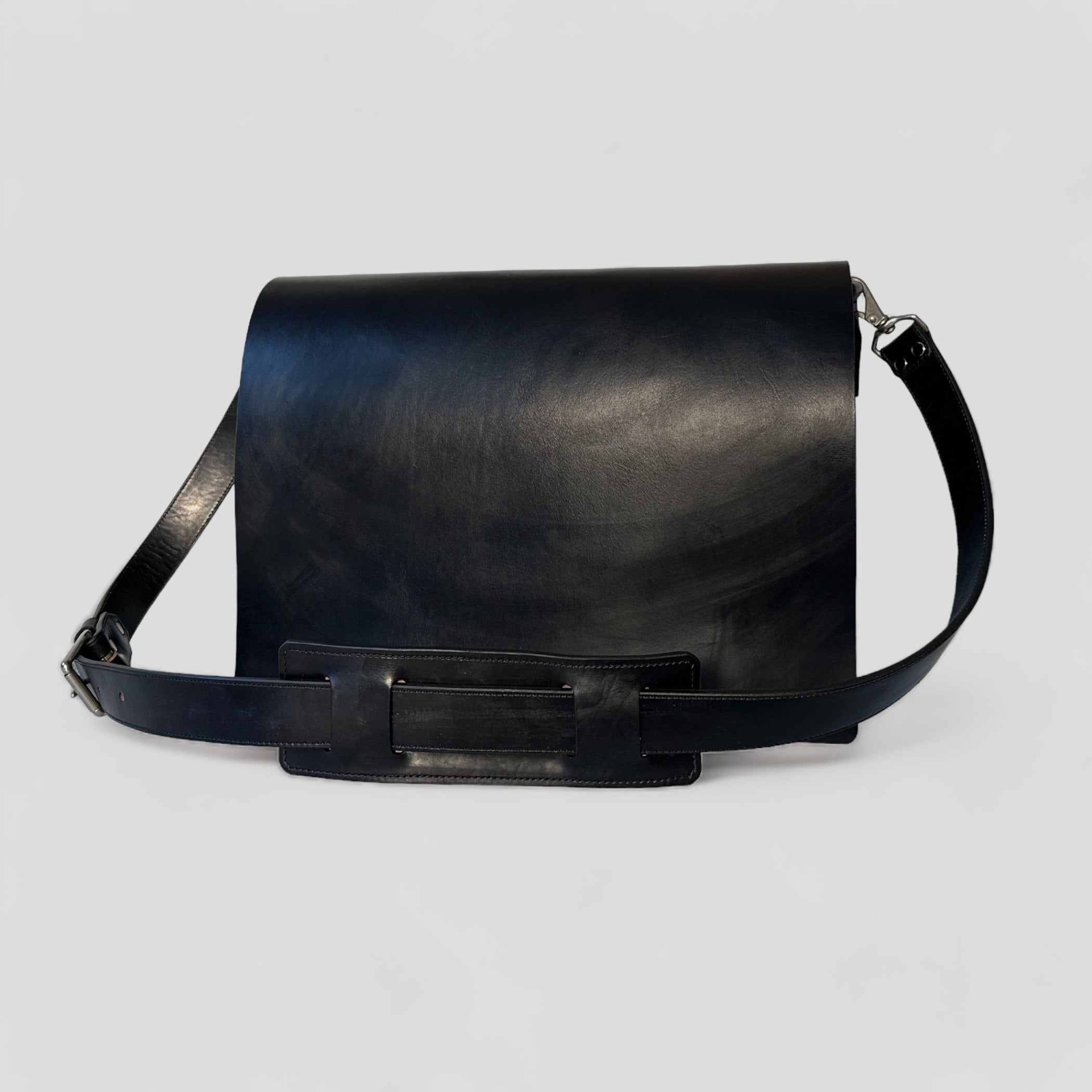 Mens Minimal Black Horween Chromexcel Leather Messenger Bag/laptop Bag ...