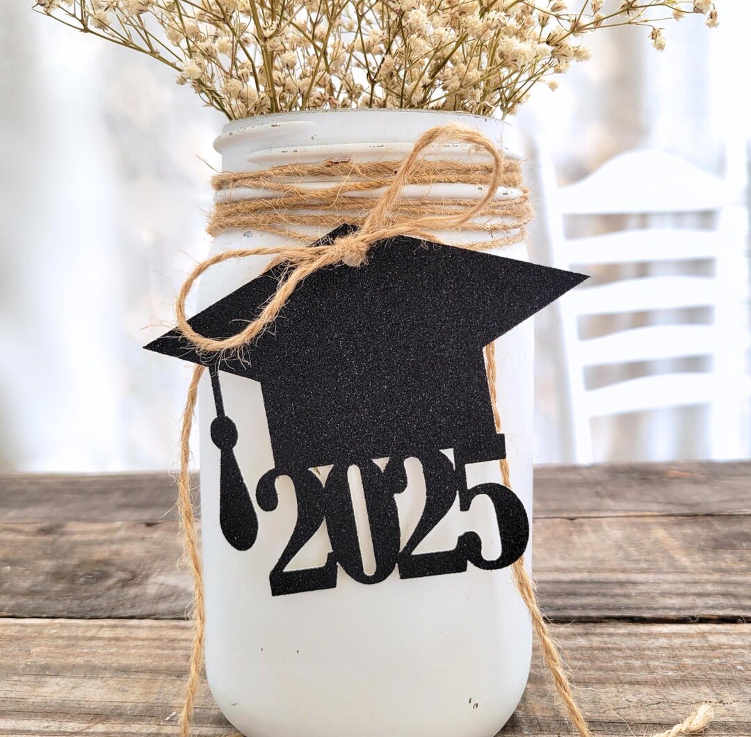 Graduatioan Party Decorations / 2025 Graduation Cap Centerpiece / Black ...