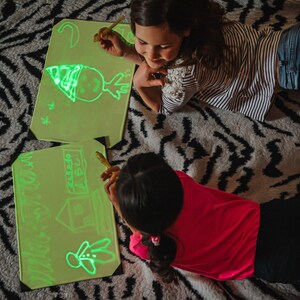Light Drawing Board for Kids - the Glow in Dark Neon Effect - Fun Magic ...