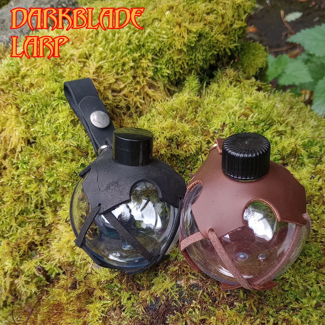 Leather Potion Bottle Carrier: Larp, Cosplay, Costume - Chemisphere - Etsy