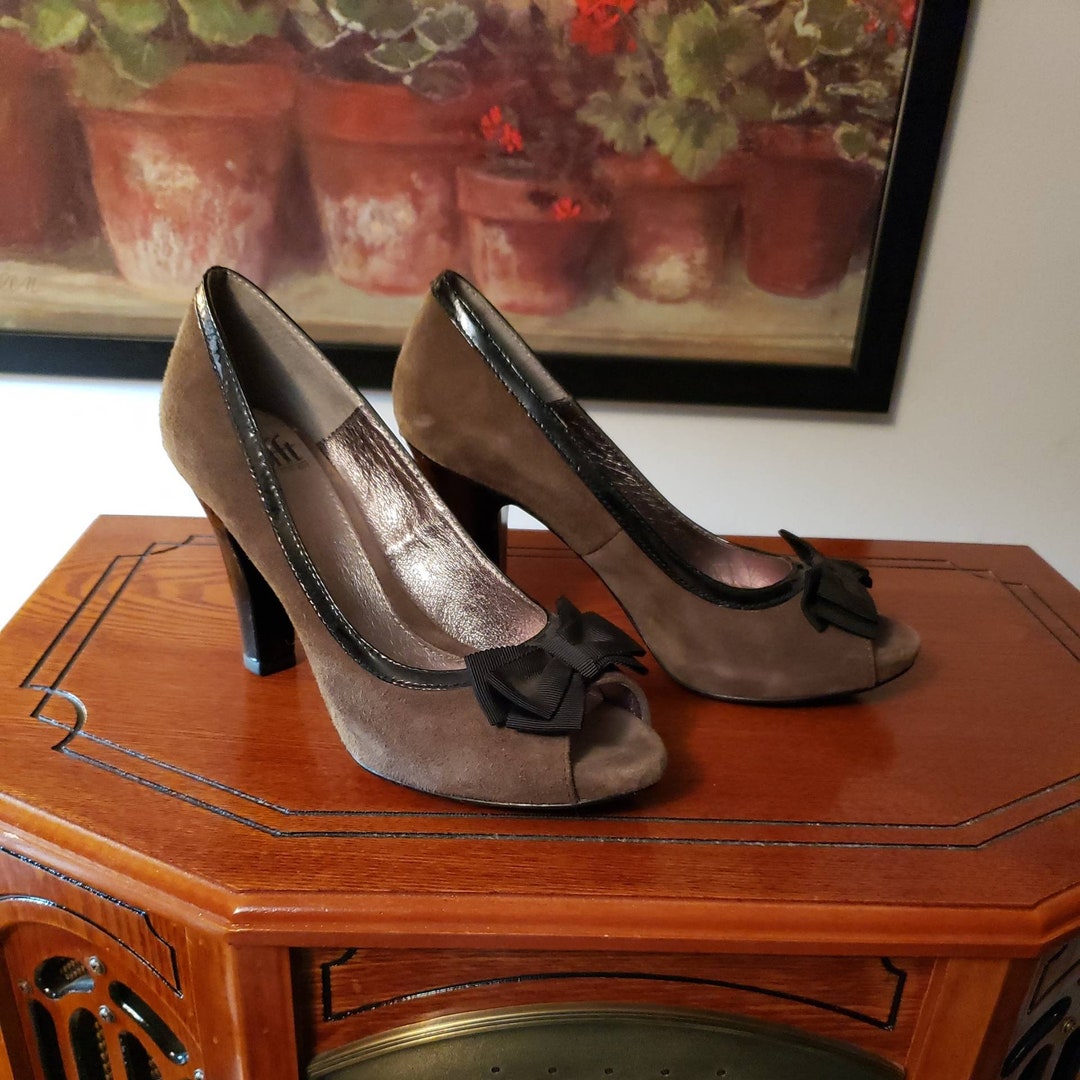 SÖFFT Open Toe Leather Pumps Shoes, Mushroom Brown Suede, Black ...
