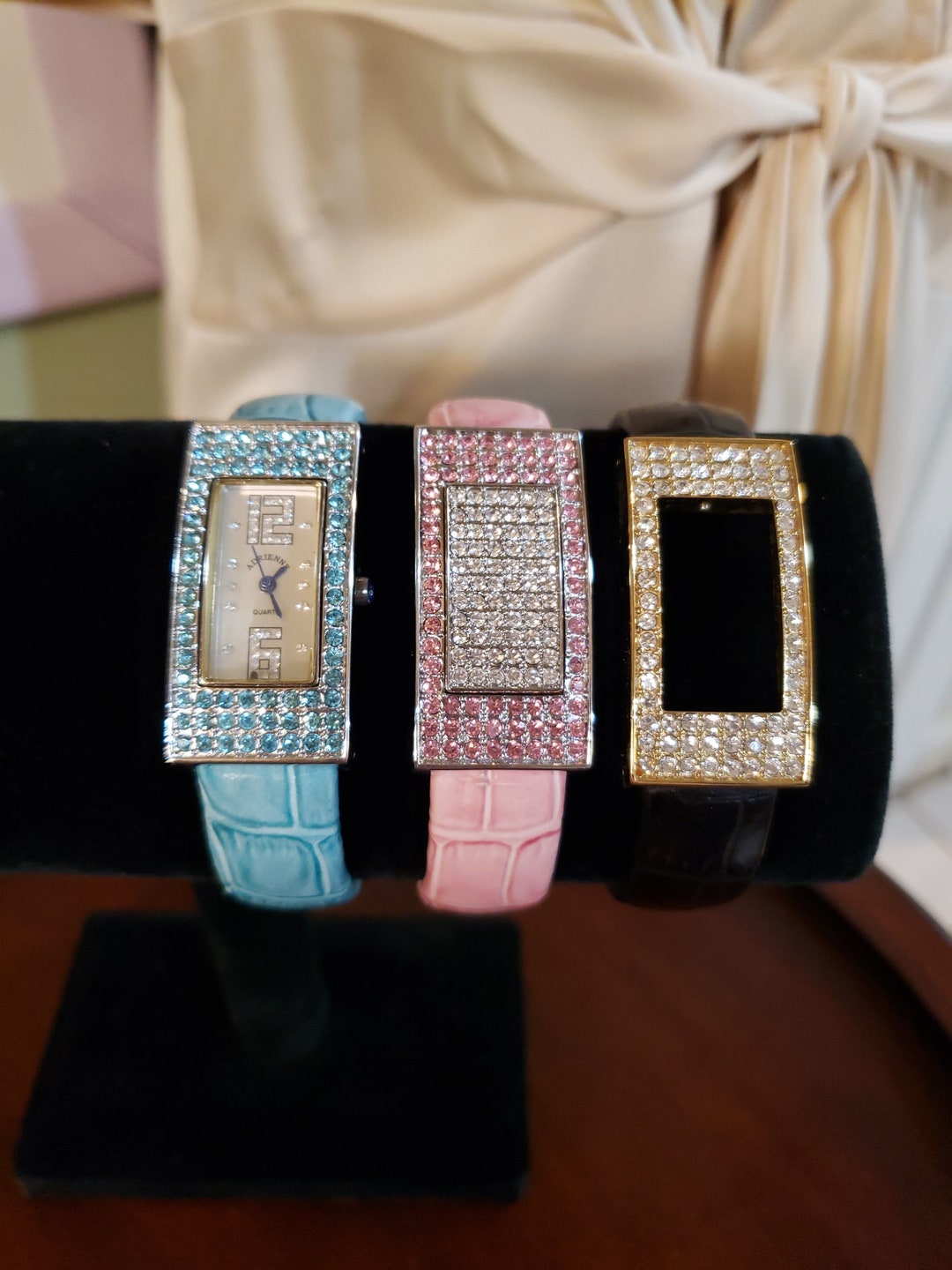 REAL COLLECTIBLES by Adrienne INTERCHANGEABLE Watch Set 3 Bands, 1 ...