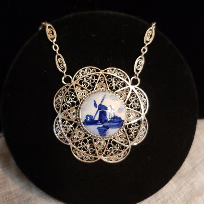 Delft Blue Necklace - Etsy