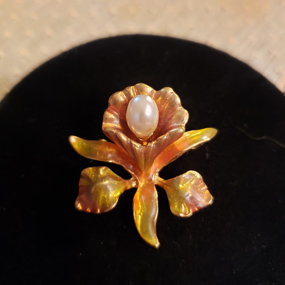 JOAN RIVERS VICTORIAN Petite Orchid Pin Brooch, Simulated Pearl Accent ...