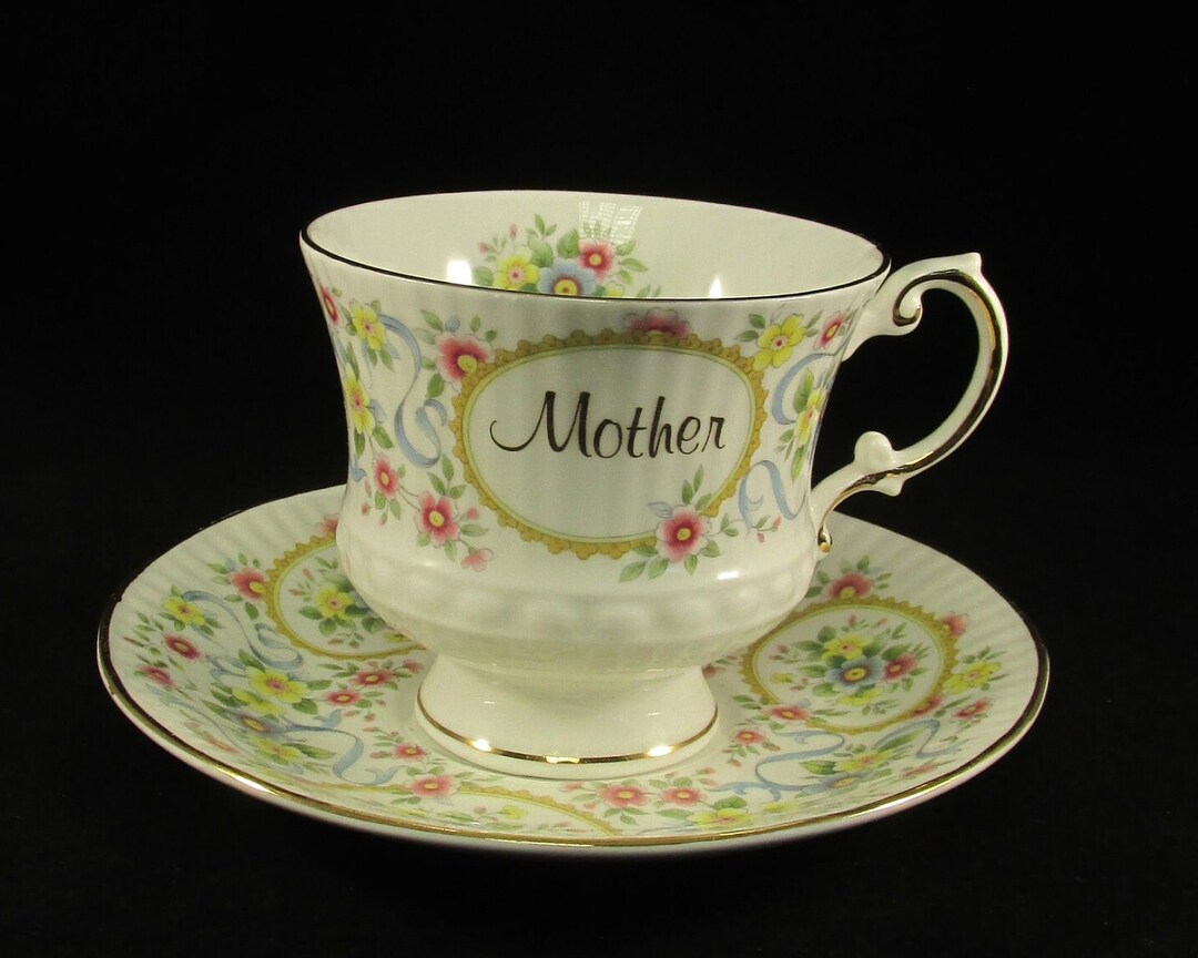 Bright and cheerful 'Mother' cup & saucer - Etsy.de