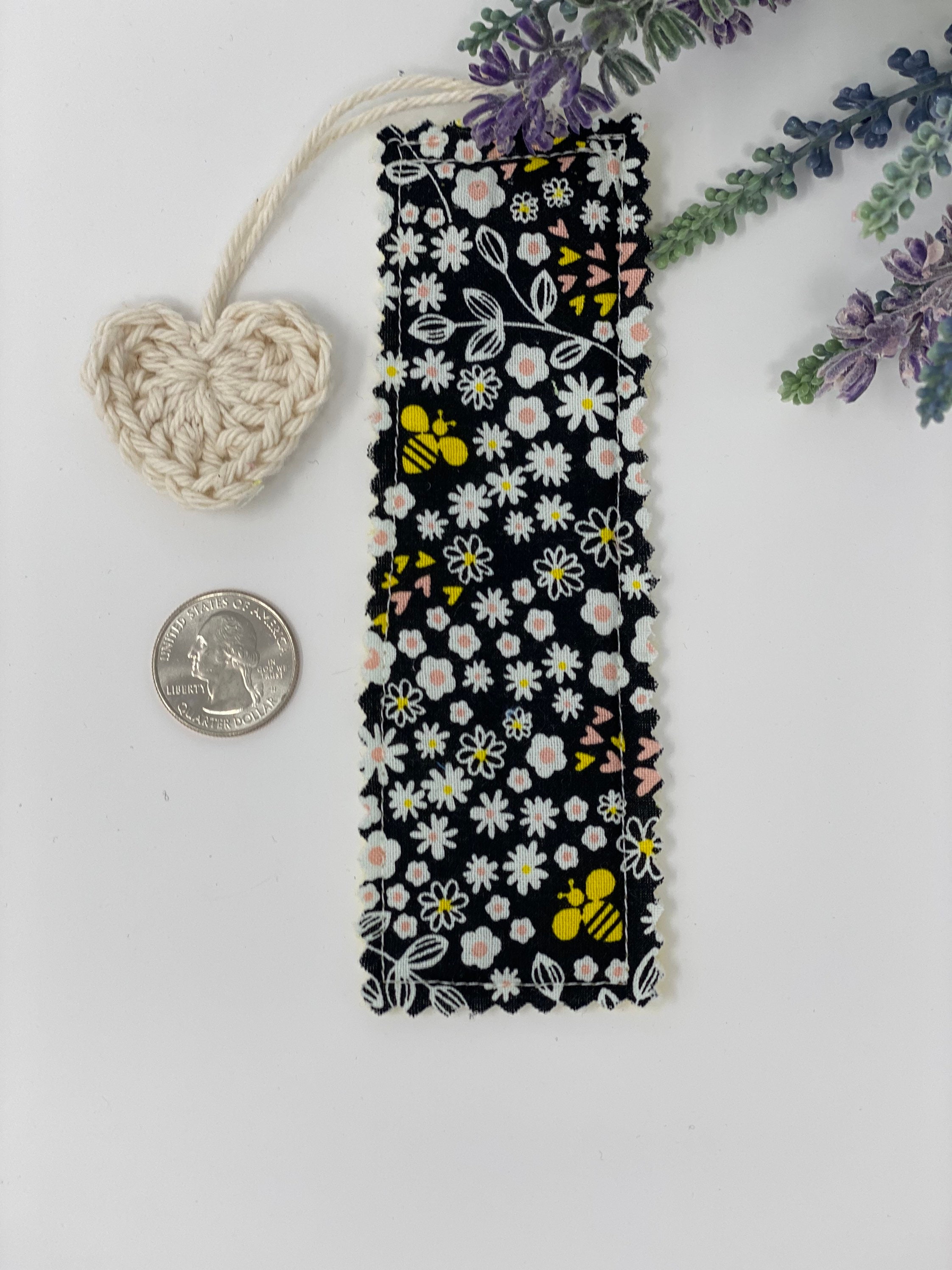 Bees and Flowers Bookmark Fabric Bookmark Bee Bookmark - Etsy Canada