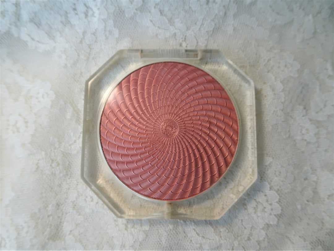 LOVELY Vintage Lucite Powder Compact, Pretty Pink Engraved Lid, Ladies ...