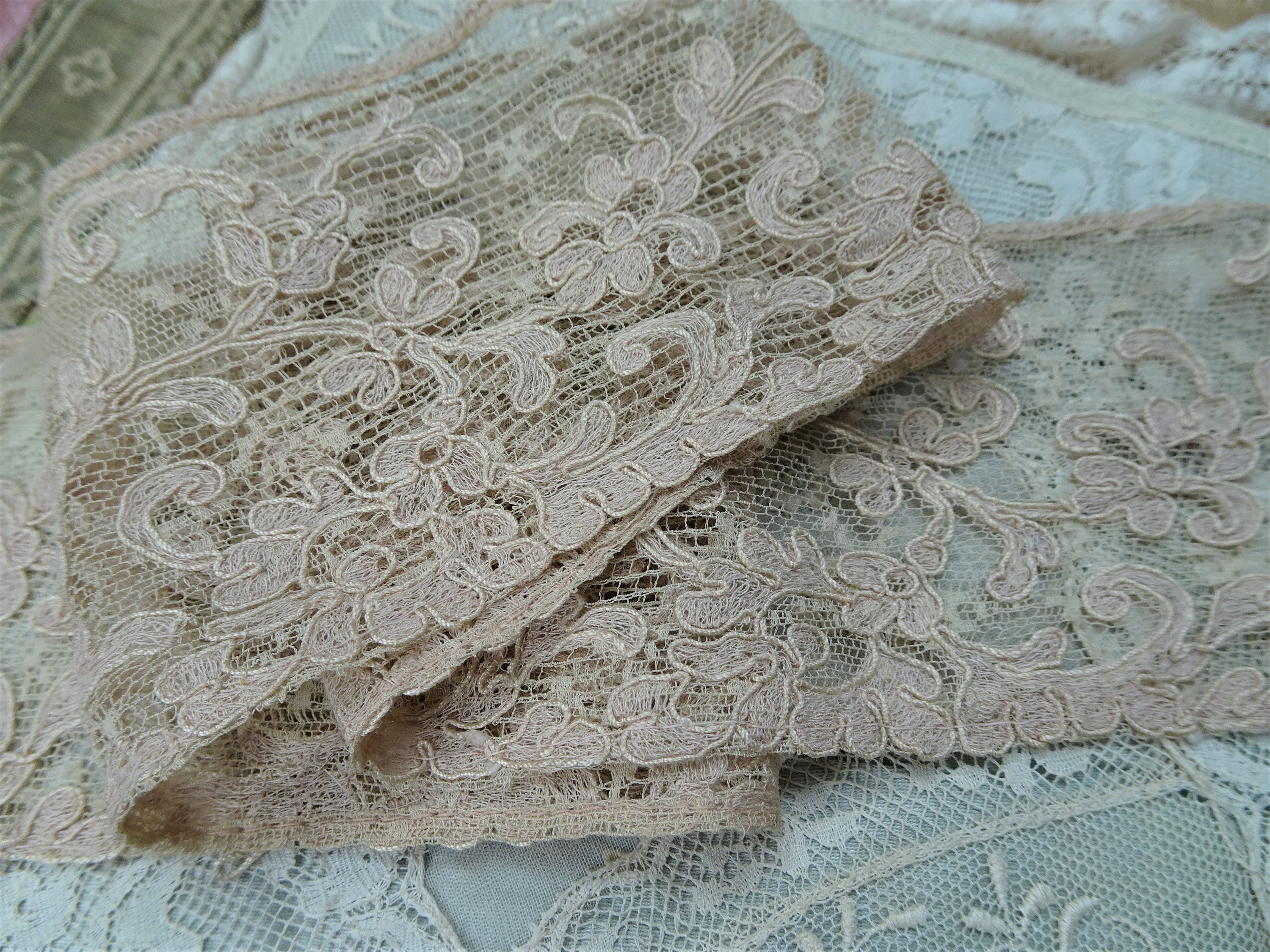 BEAUTIFUL Antique FRENCH Fine Lace Trim,flounce,intricate Pattern for ...