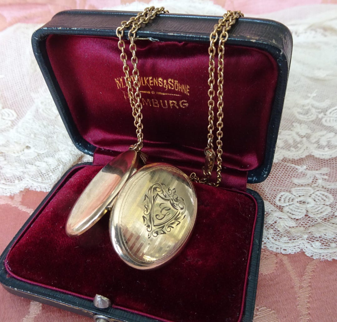 ROMANTIC Antique Engraved LOCKET and Chain, Engraved Front,monogram G ...