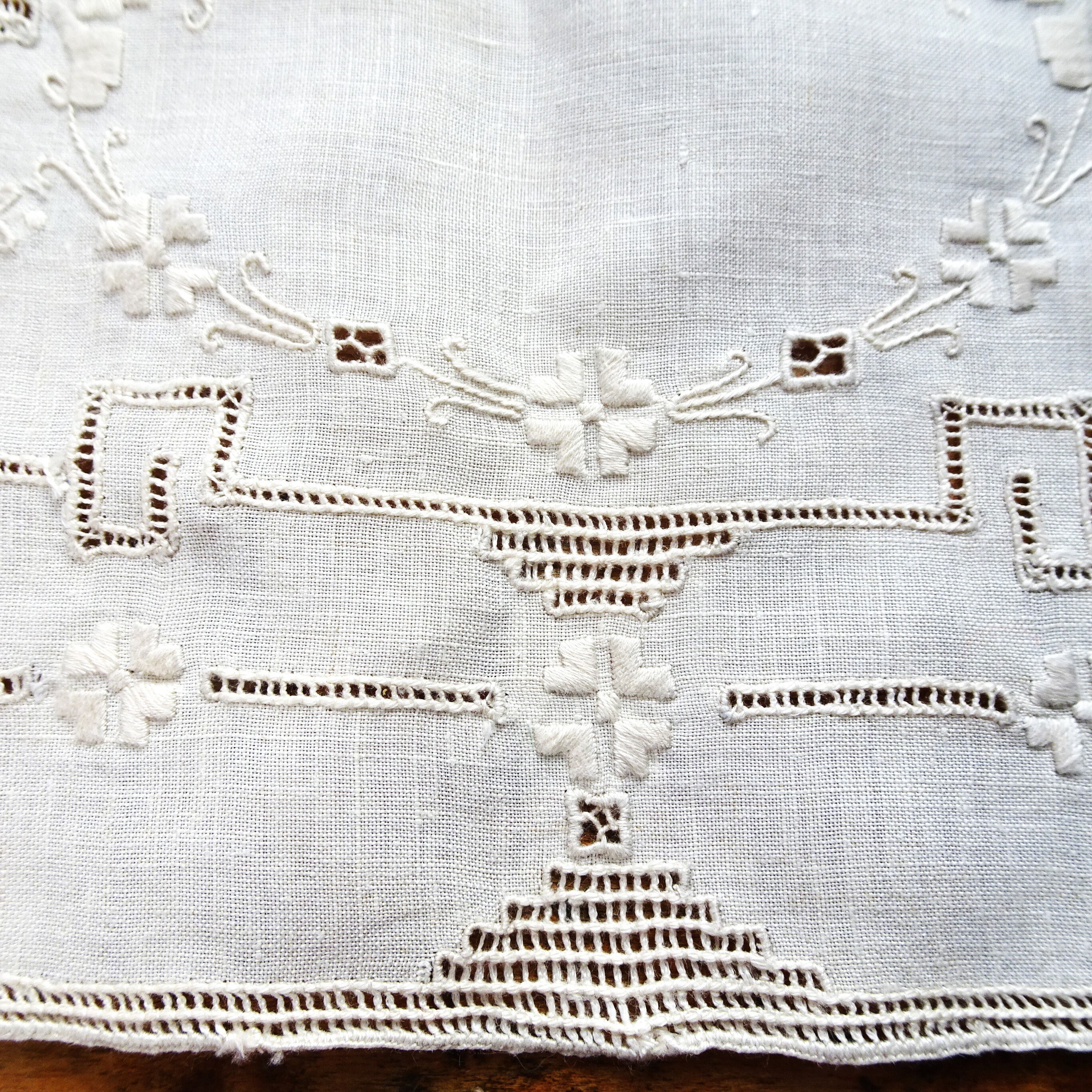 LOVELY Arts and Crafts Era Embroidered Linen Tray Cloth,table ...