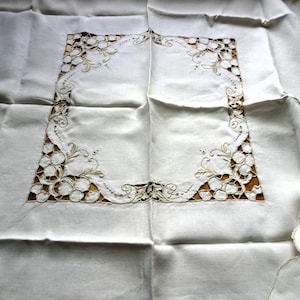 GORGEOUS Vintage Madeira Linen Tablecloth, Cutwork and Hand Embroidered ...