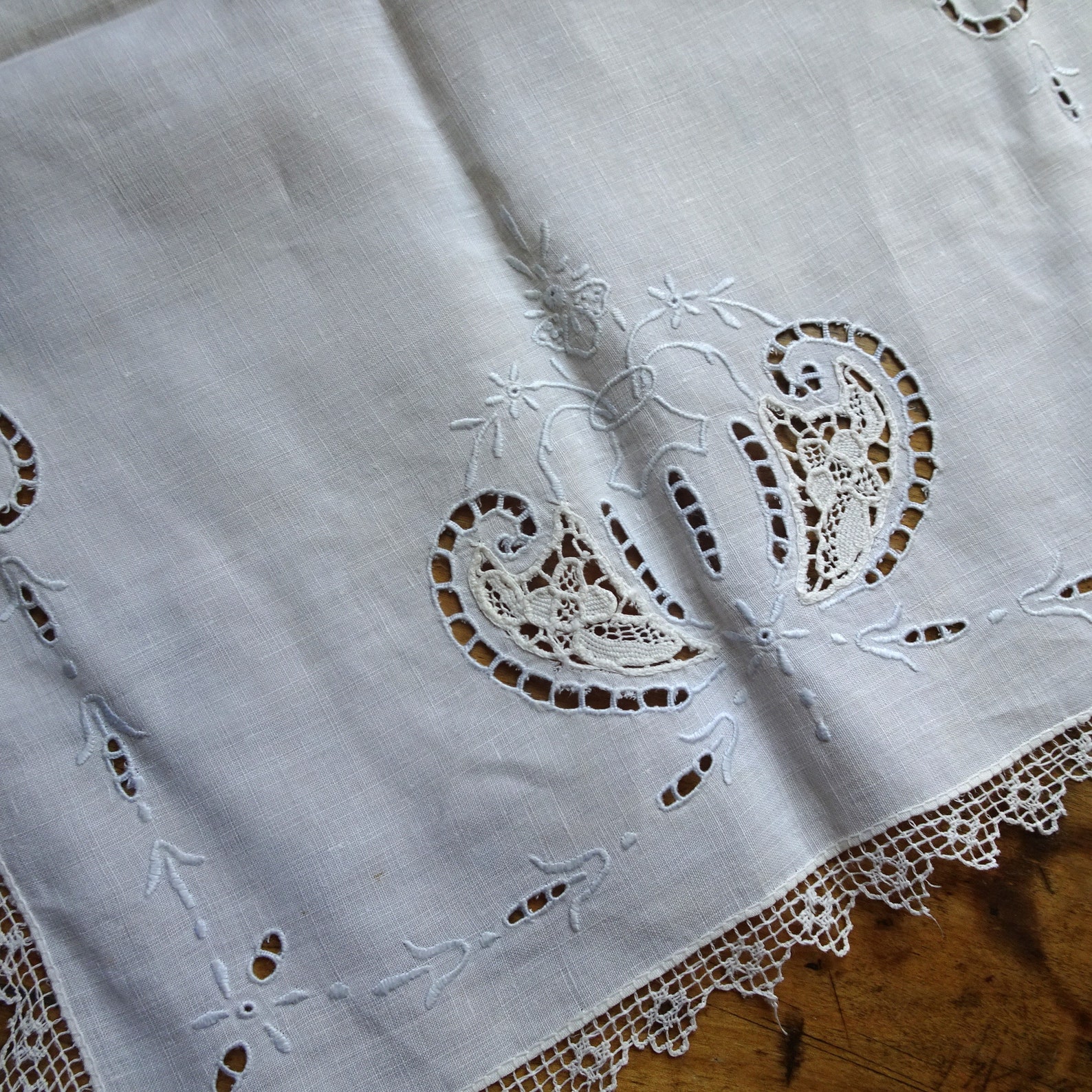 LOVELY Vintage Linen Centerpiece,heirloom Italian Needle Lace ...