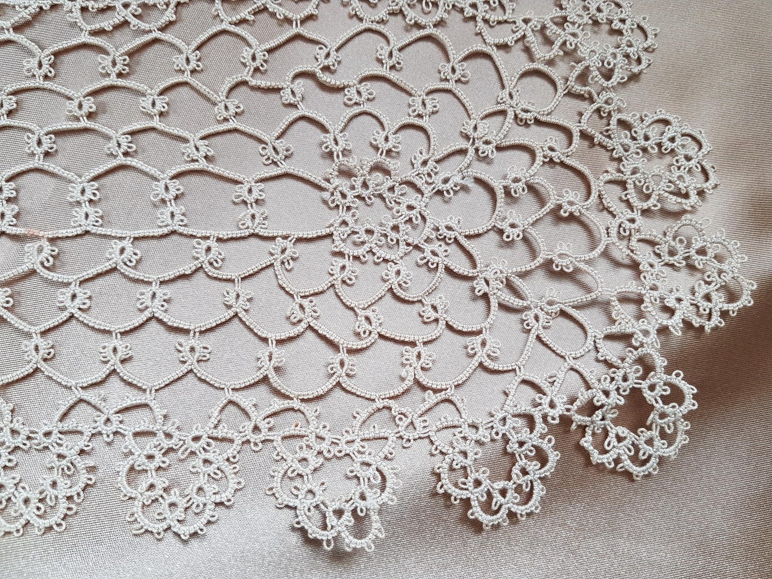 BEAUTIFUL Antique Hand Tatted LACE Centerpiece,intricate Tatting,oval ...